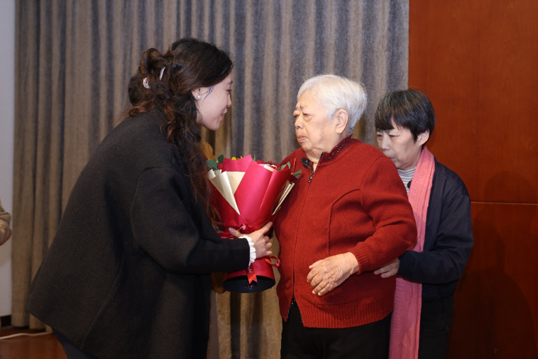 共荐科技哲学青年人才 首届“龚育之—孙小礼科哲青年著作奖”颁奖典礼在北大举行